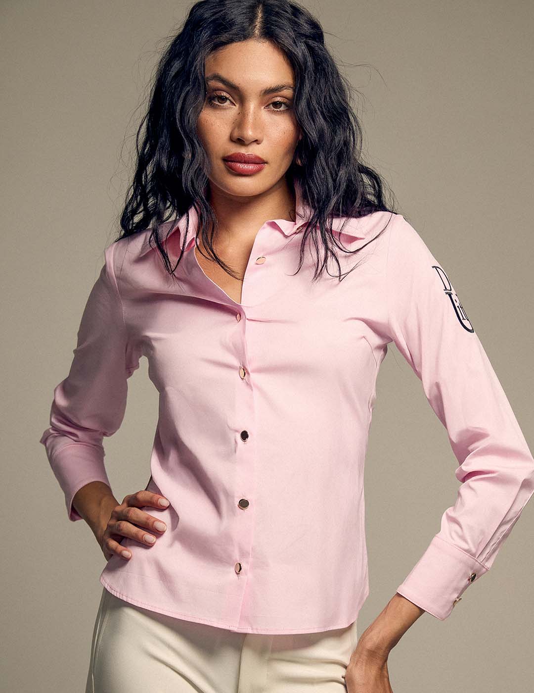 Camisa rosa UDOIT logo corazón bordado - maravillasmoda